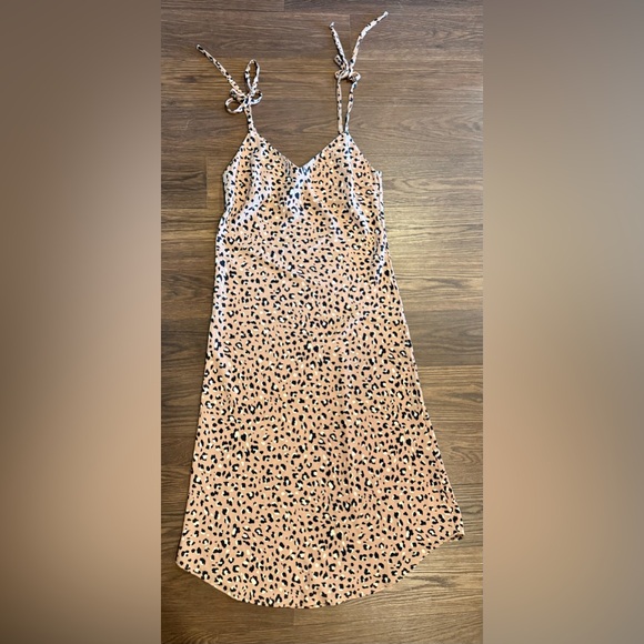 Carly Jean Los Angeles | Dresses | Carly Jean Los Angeles Leopard ...